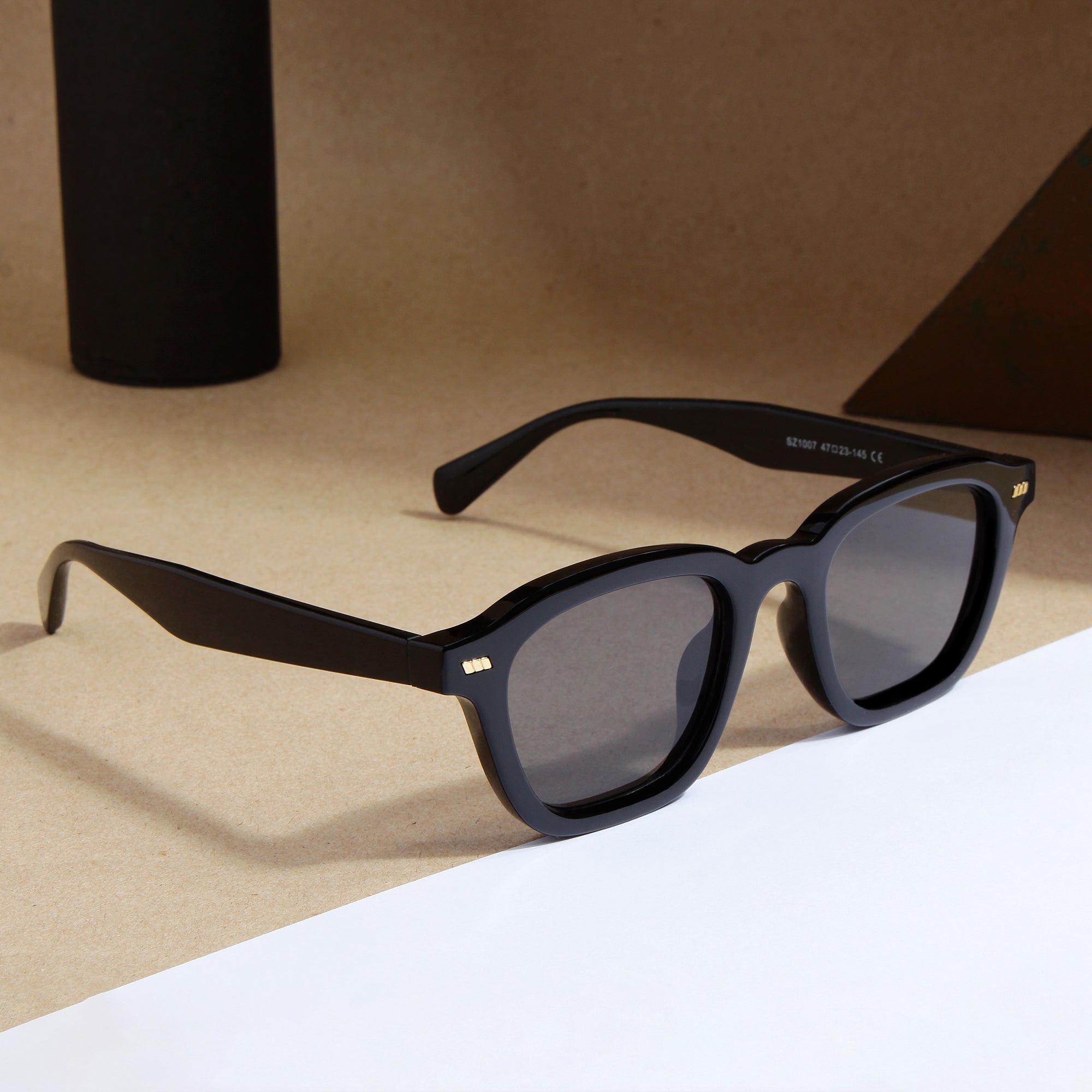Spark Full Black Rectangle Shades – Effortless Cool Awaits